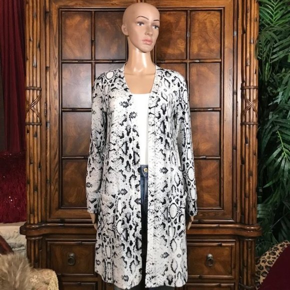 Tickled teal | Sweaters | Nwot White Snake Jersey Duster Cardigan ...